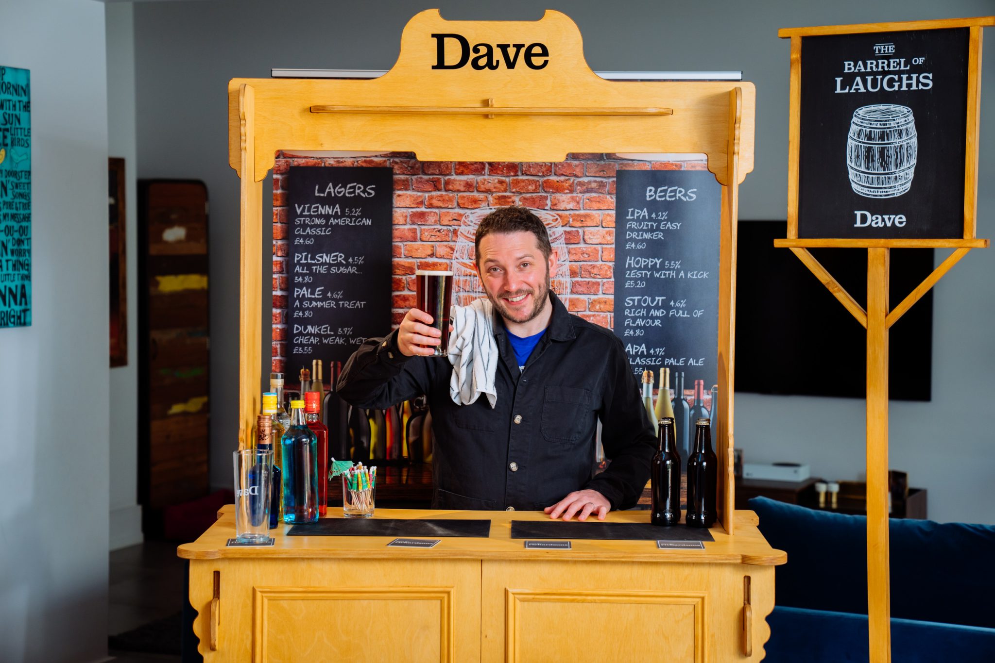 This flatpack pub in a box is the the ultimate easy home bar set up
