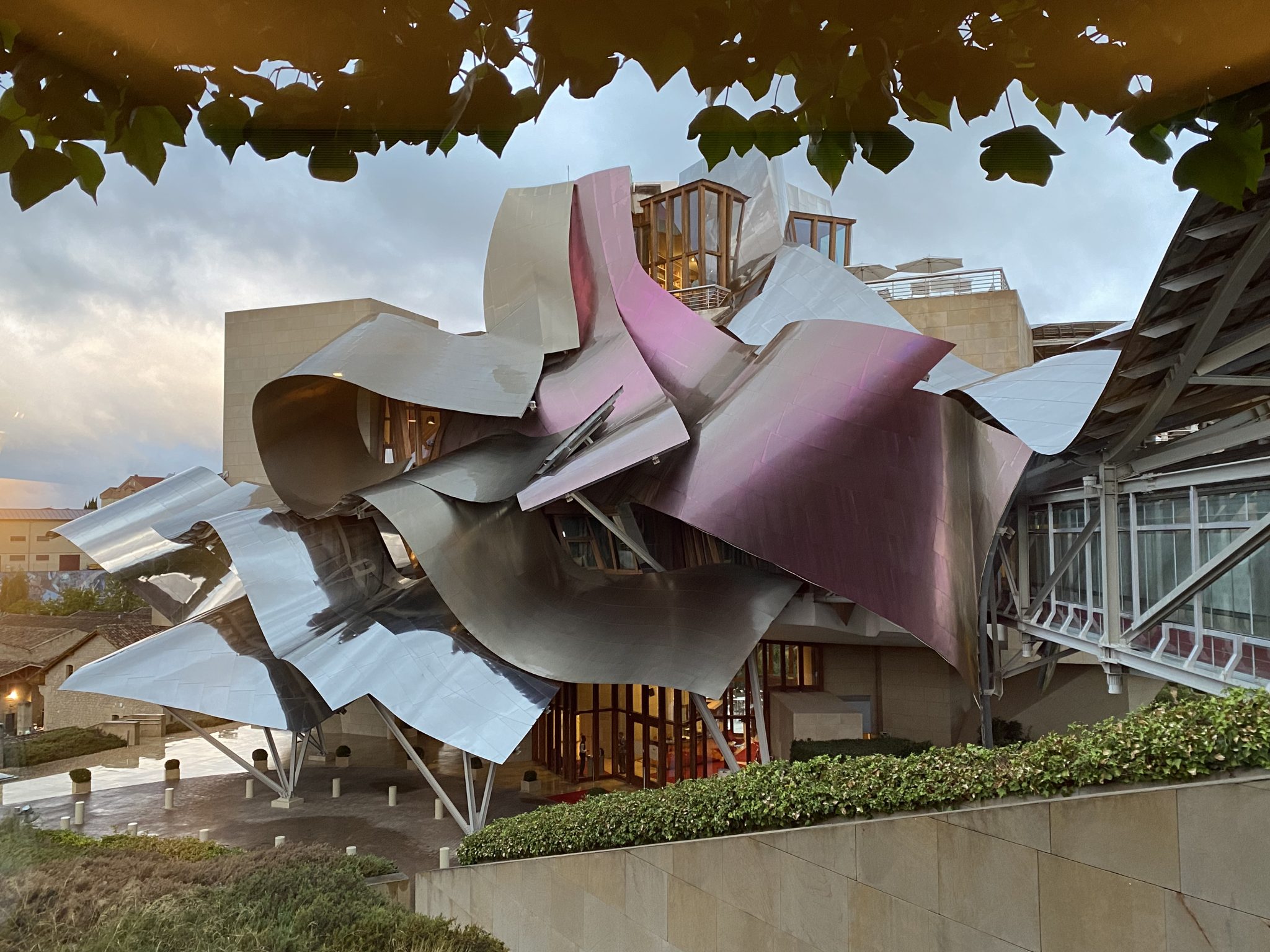 Marqués de Riscal marks returns to La Place with historic vertical tasting