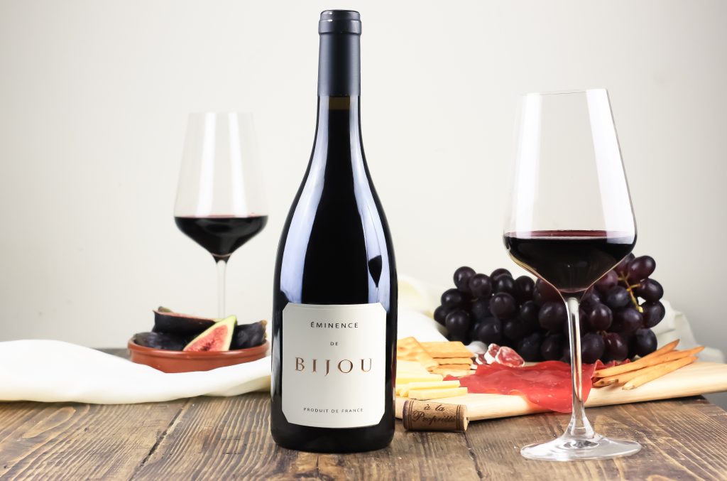 Bijou breaks into reds
