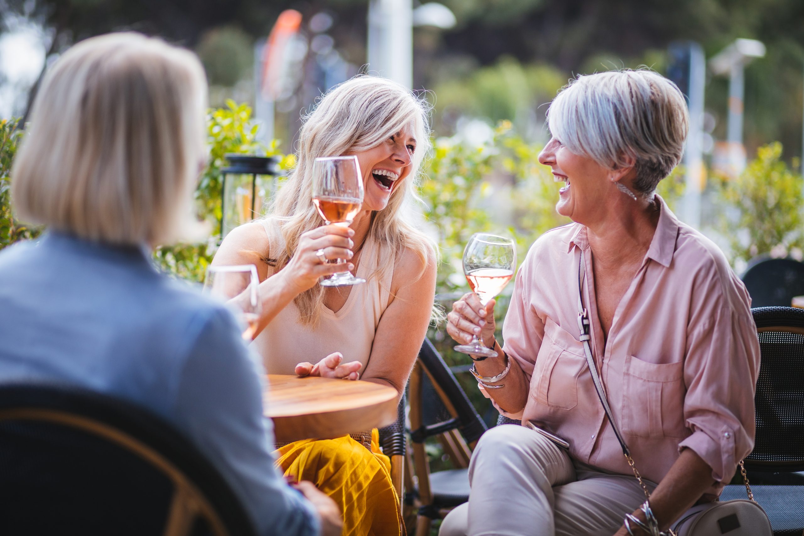 Women 'more likely' to choose wine with 'feminine' labels