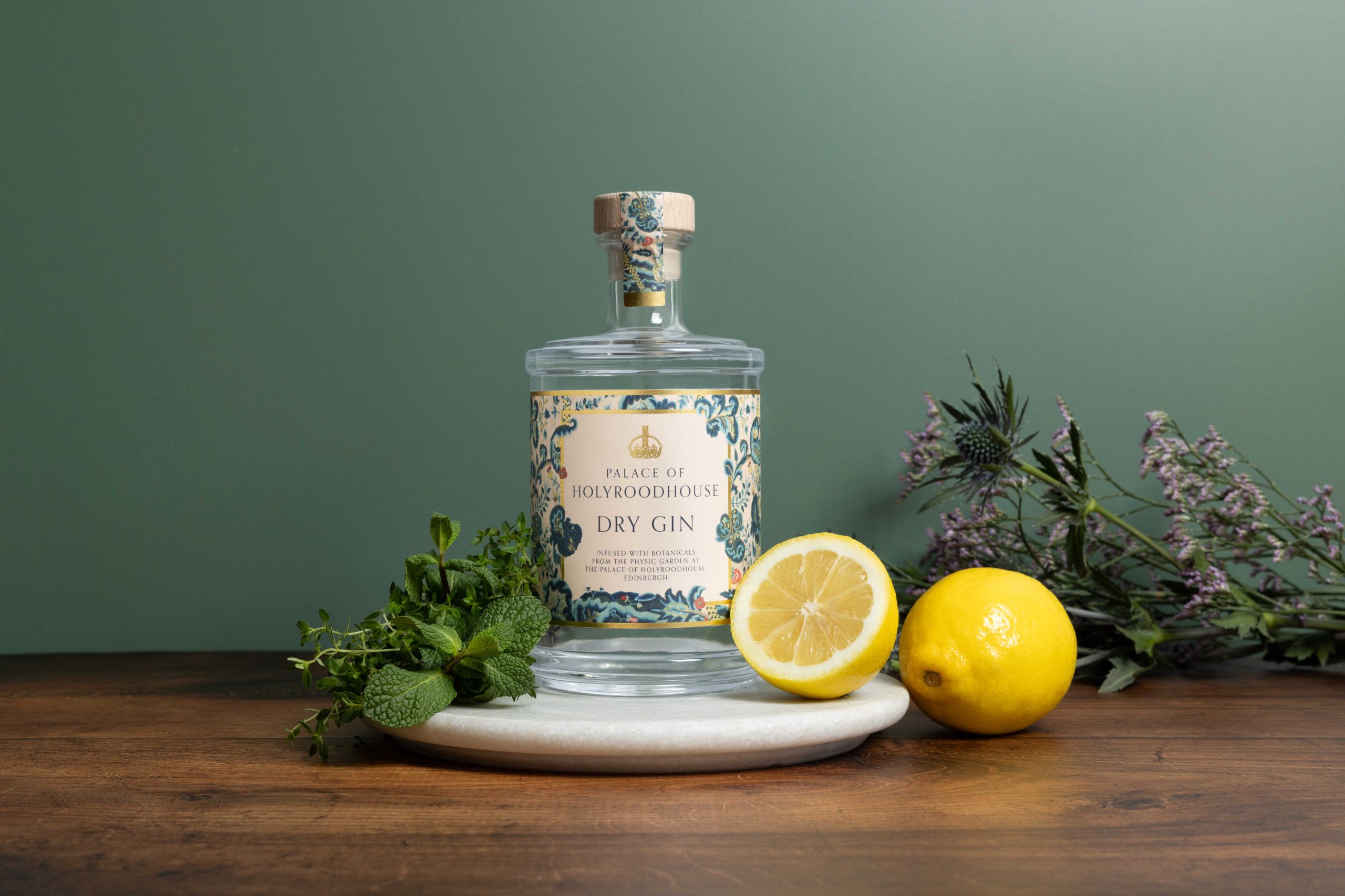 Gin fit for a king: Palace of Holyroodhouse Dry Gin launched