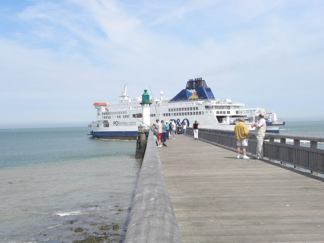 Calais Vins offers Brits free ferry trips to buy wine