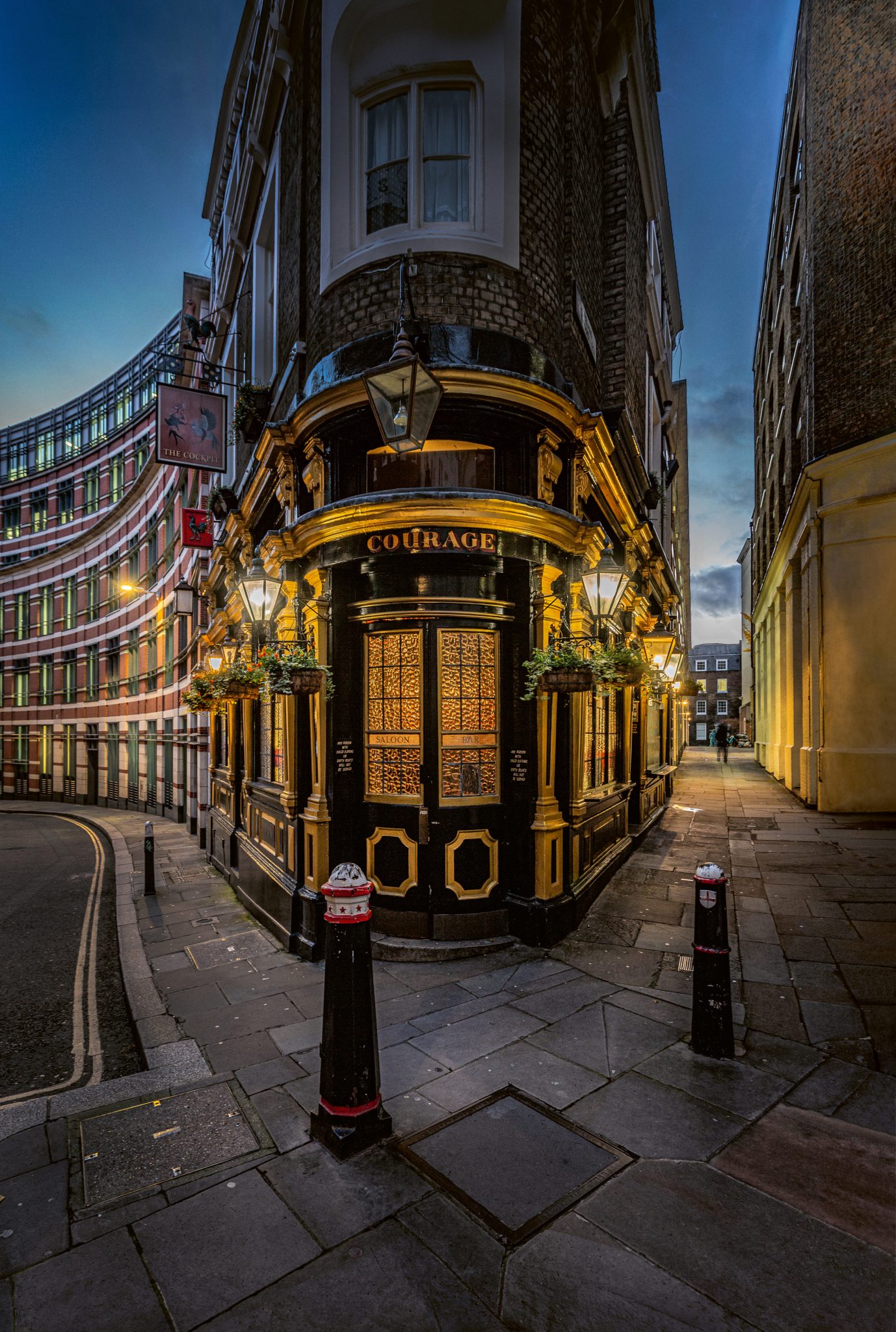 How to photograph London's hidden pubs, according to experts