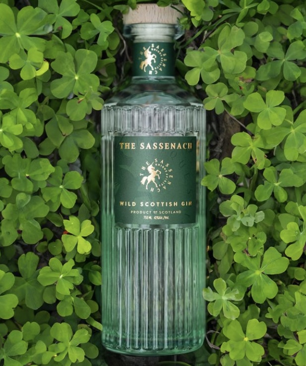 Outlander star's gin trials like "meth lab", says Heughan