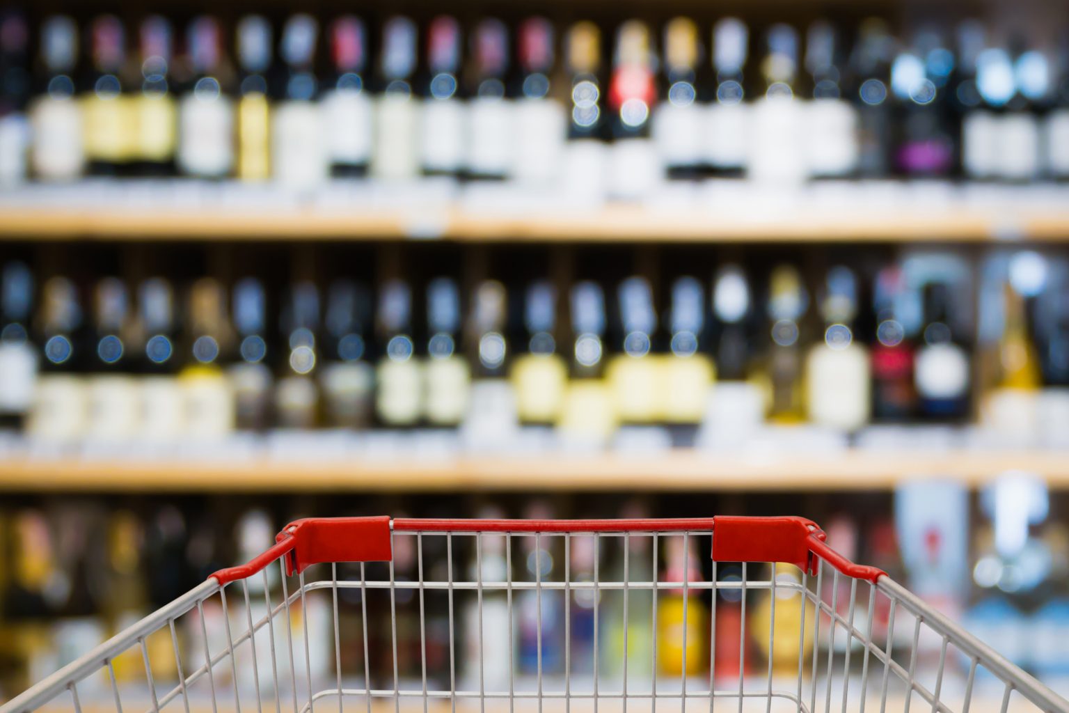 UK supermarkets face wine shortage as glass workers go on strike