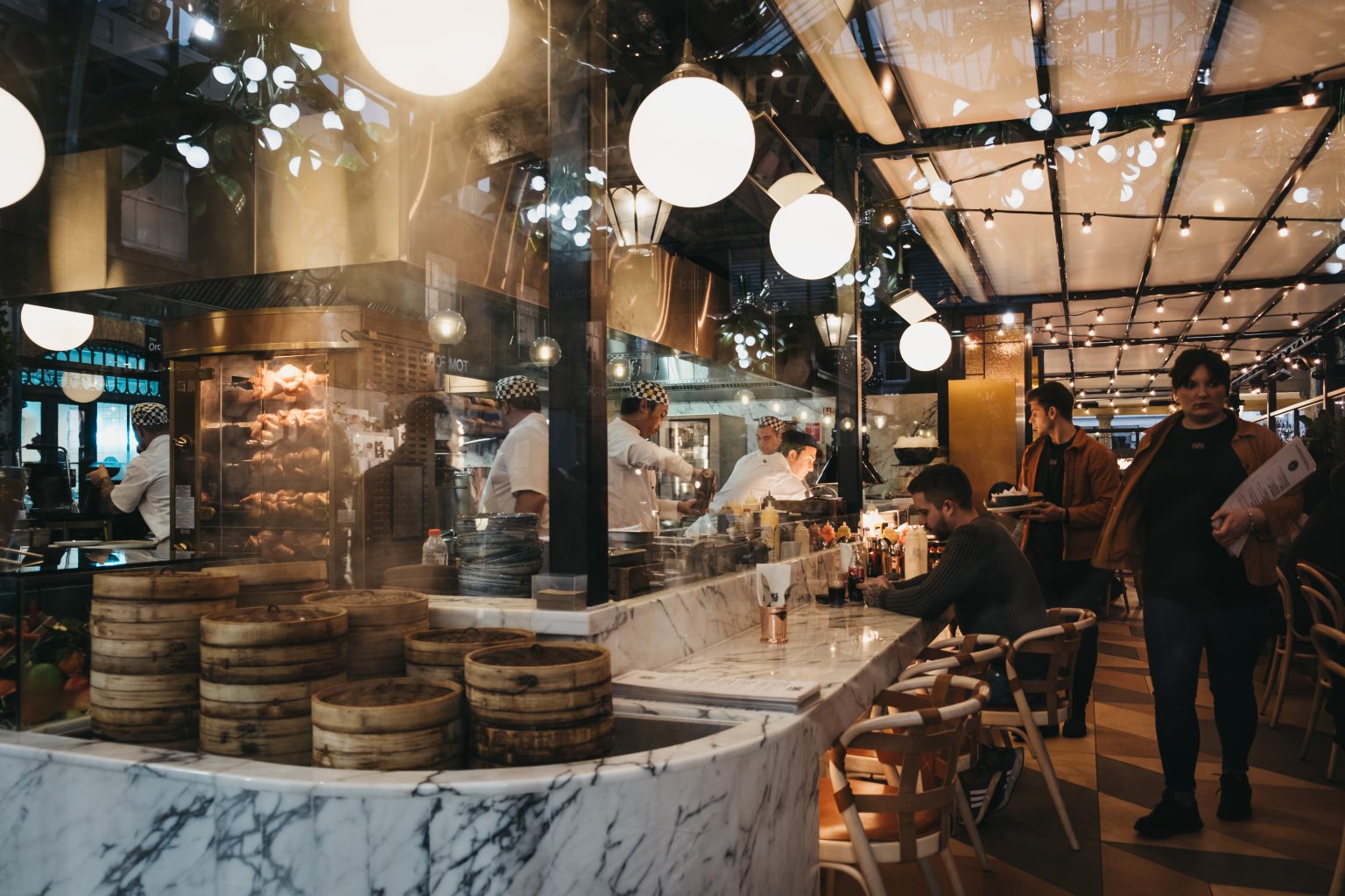 One in 12 UK diners admit dining and dashing, survey finds - The Drinks ...