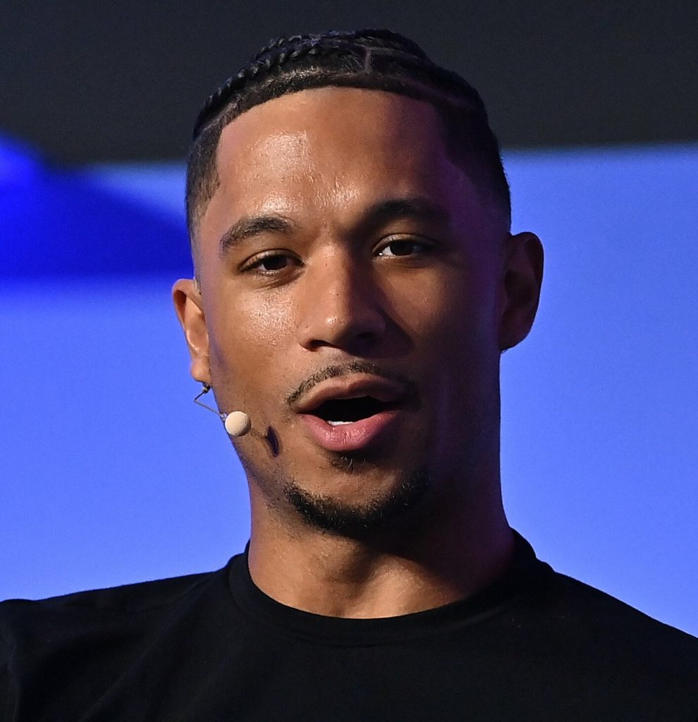 Josh Hart 'breaks internet' for bringing glass of red to press conference