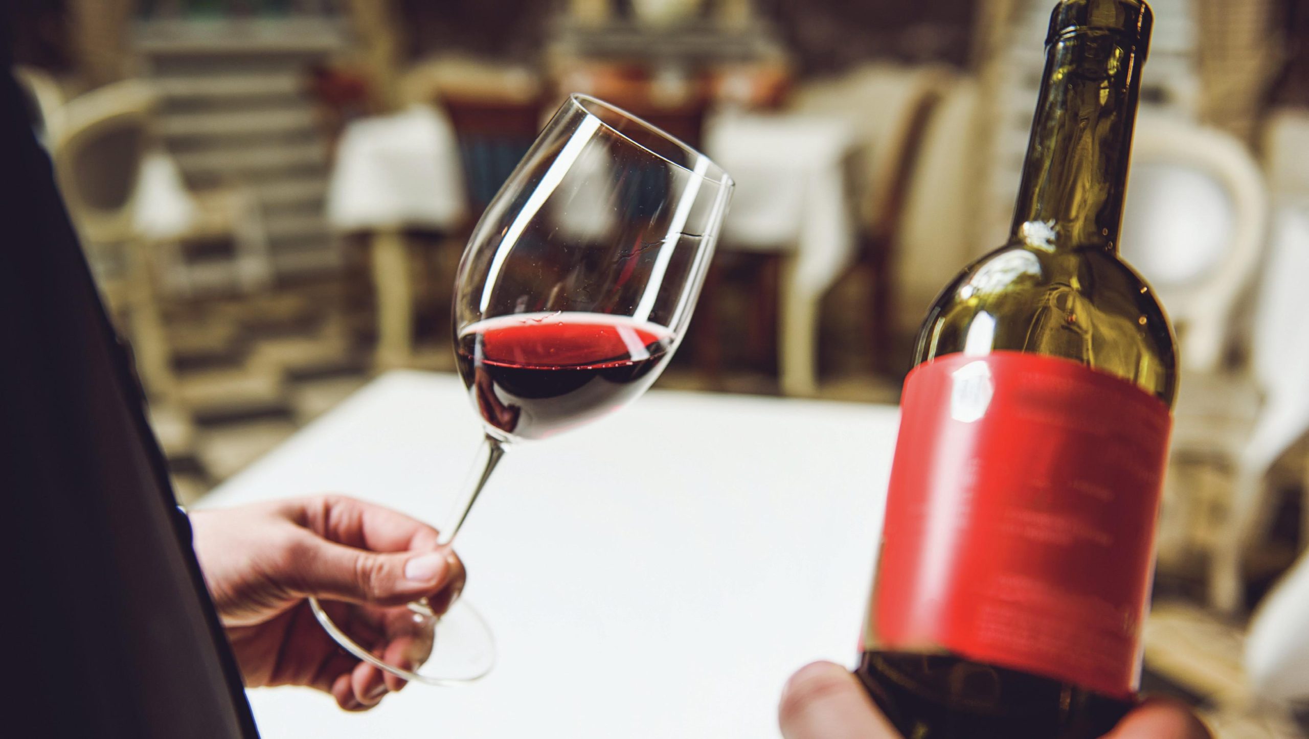 What impact does Neal Martin have on the Bordeaux market?